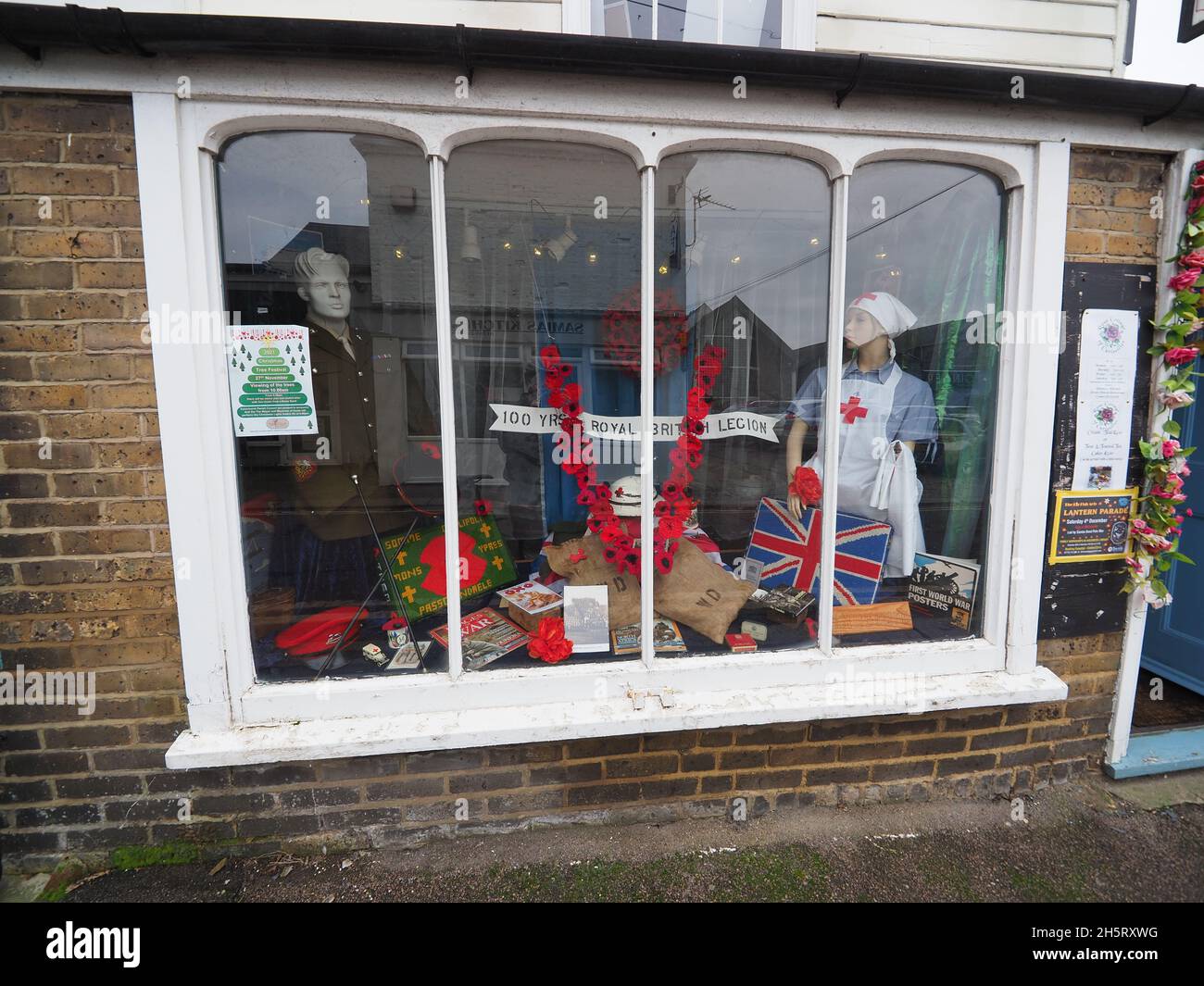 Remembrance window hi-res stock photography and images - Alamy