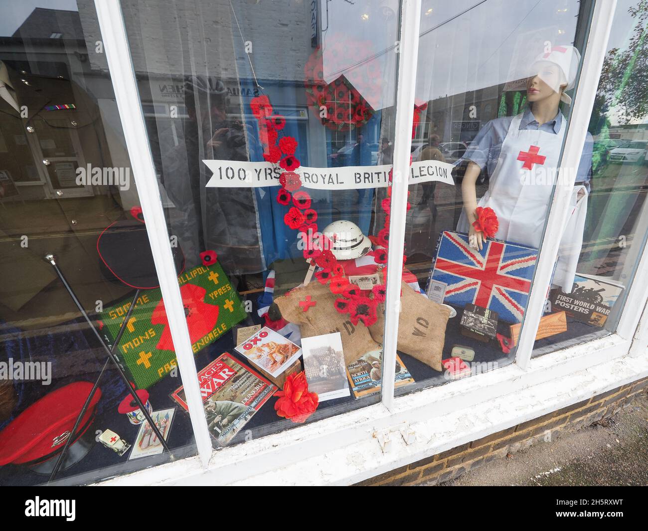 Sheerness, Kent, UK. 11th Nov, 2021. A Remembrance window display at ...