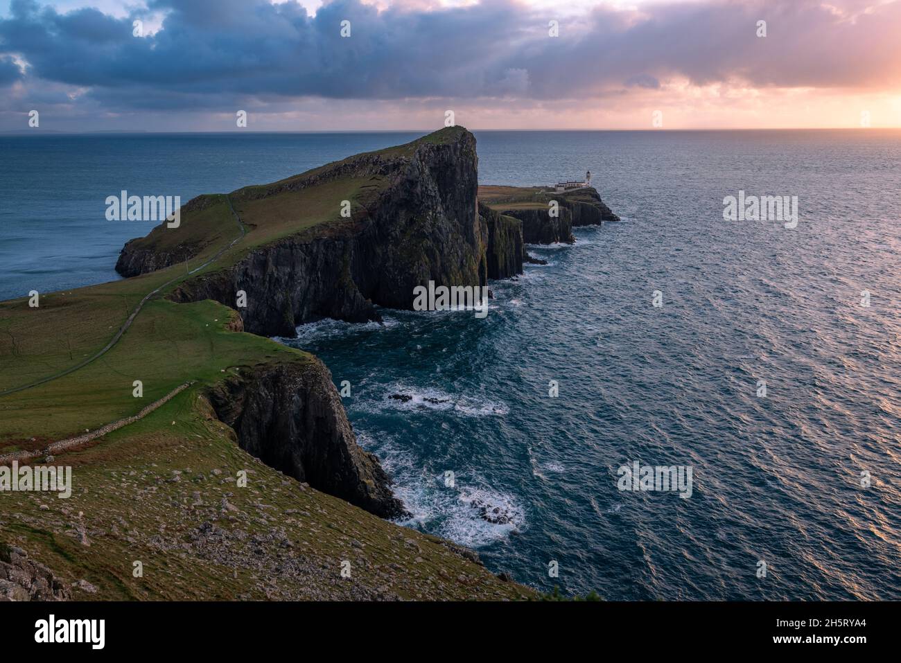 A beautiful sunset at Neist Point, on the Isle of Skye, Scotland Stock ...