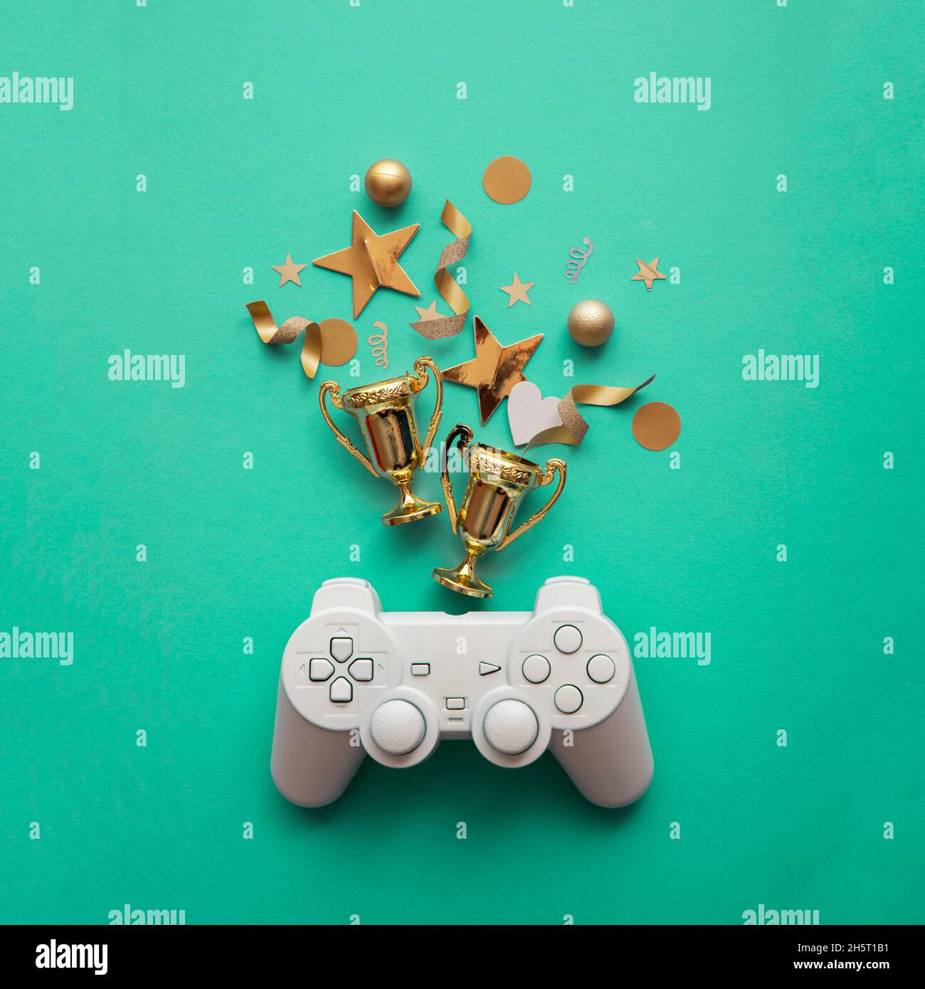 Playing game for prize hi-res stock photography and images - Alamy