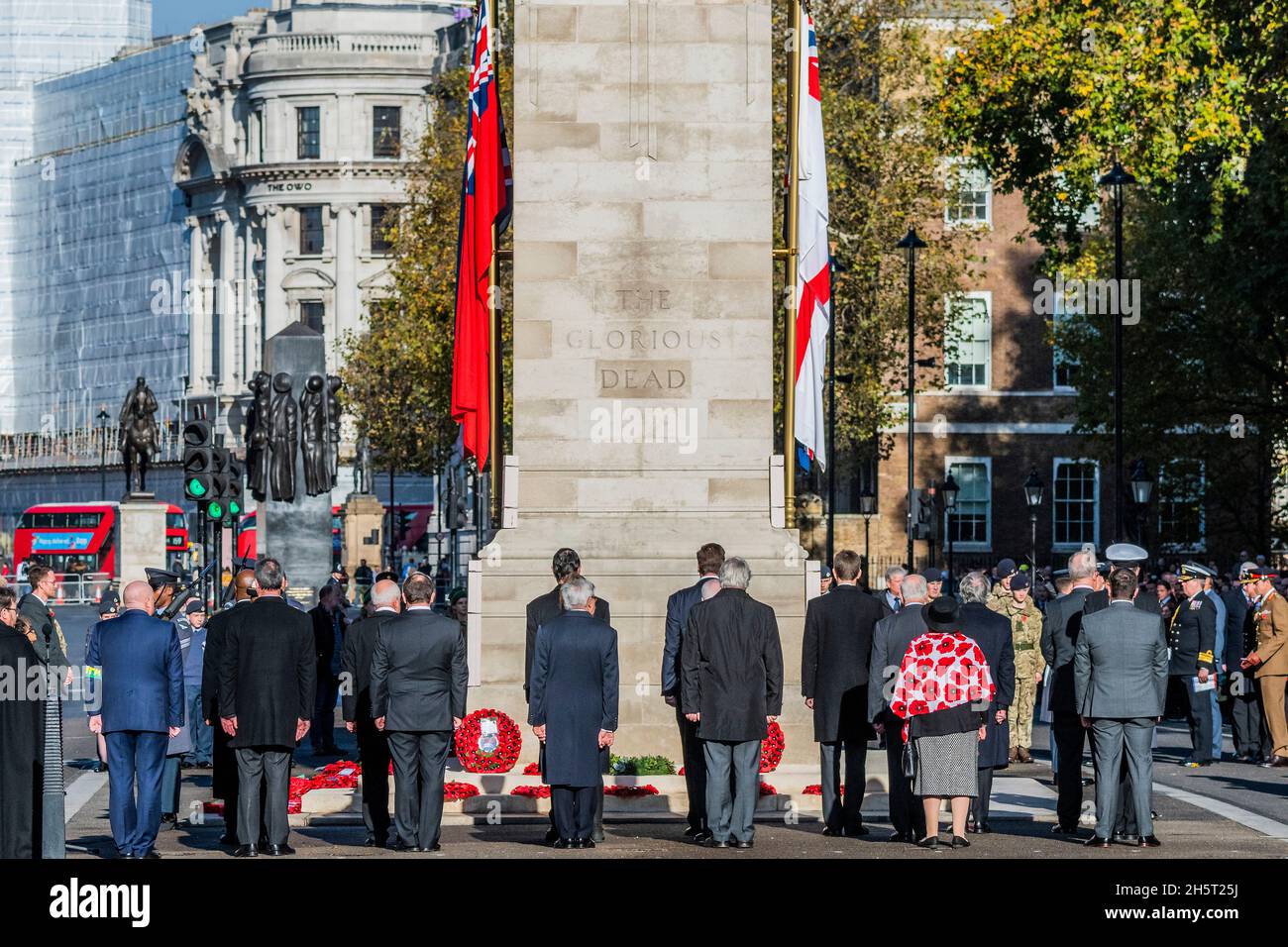 London, UK. 11th Nov, 2021. A service of remembrance for Armistice day ...
