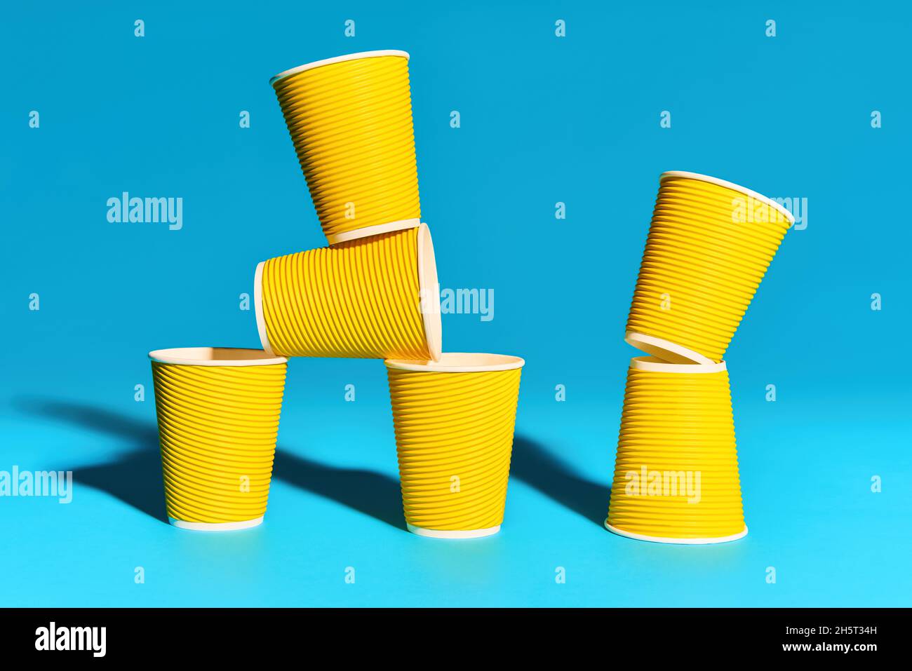 Pyramid of blue paper disposable cups hi-res stock photography and ...