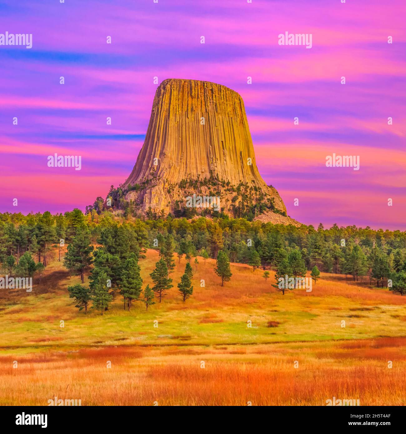 sunset over devils tower in devils tower national monument near hulett ...