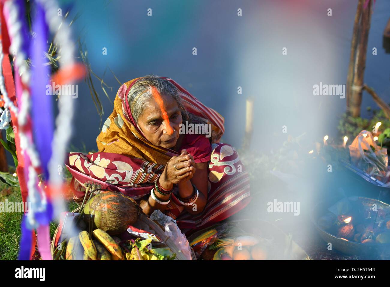 Indian hindu offering rituals hi-res stock photography and images - Alamy