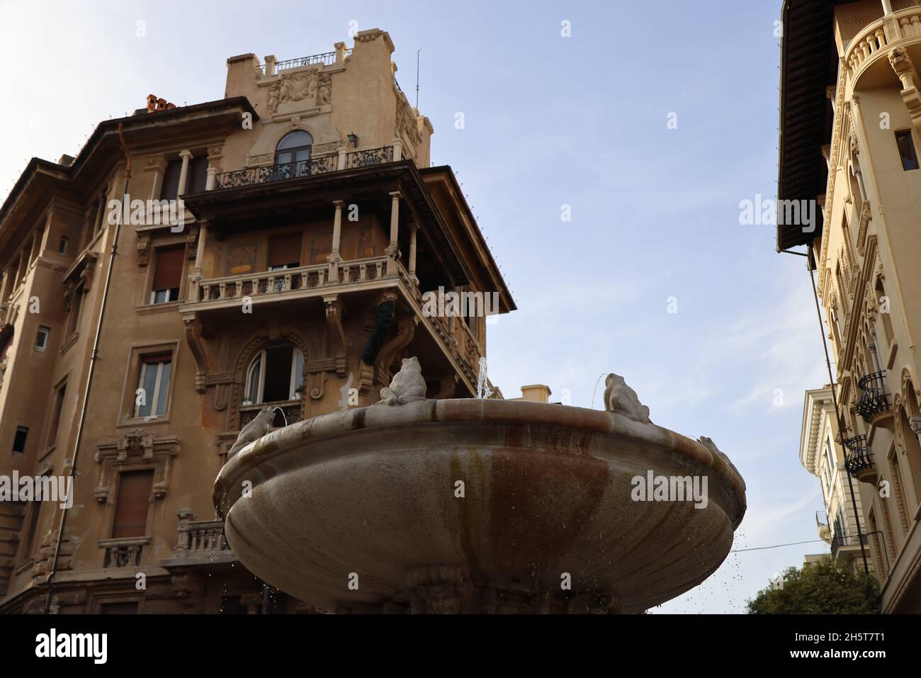 Quartiere Coppede, fun and magical architecture built 1913-1927, by ...