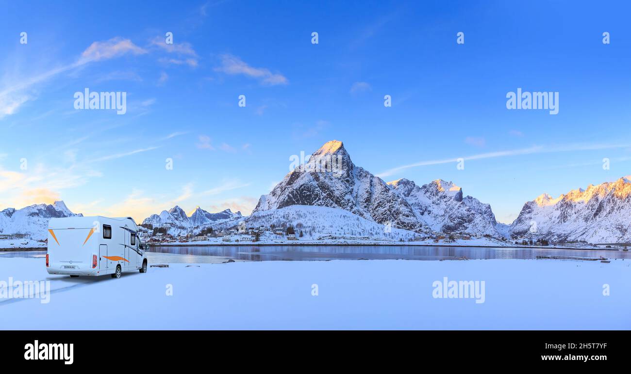 Camp caravan hi-res stock photography and images - Alamy