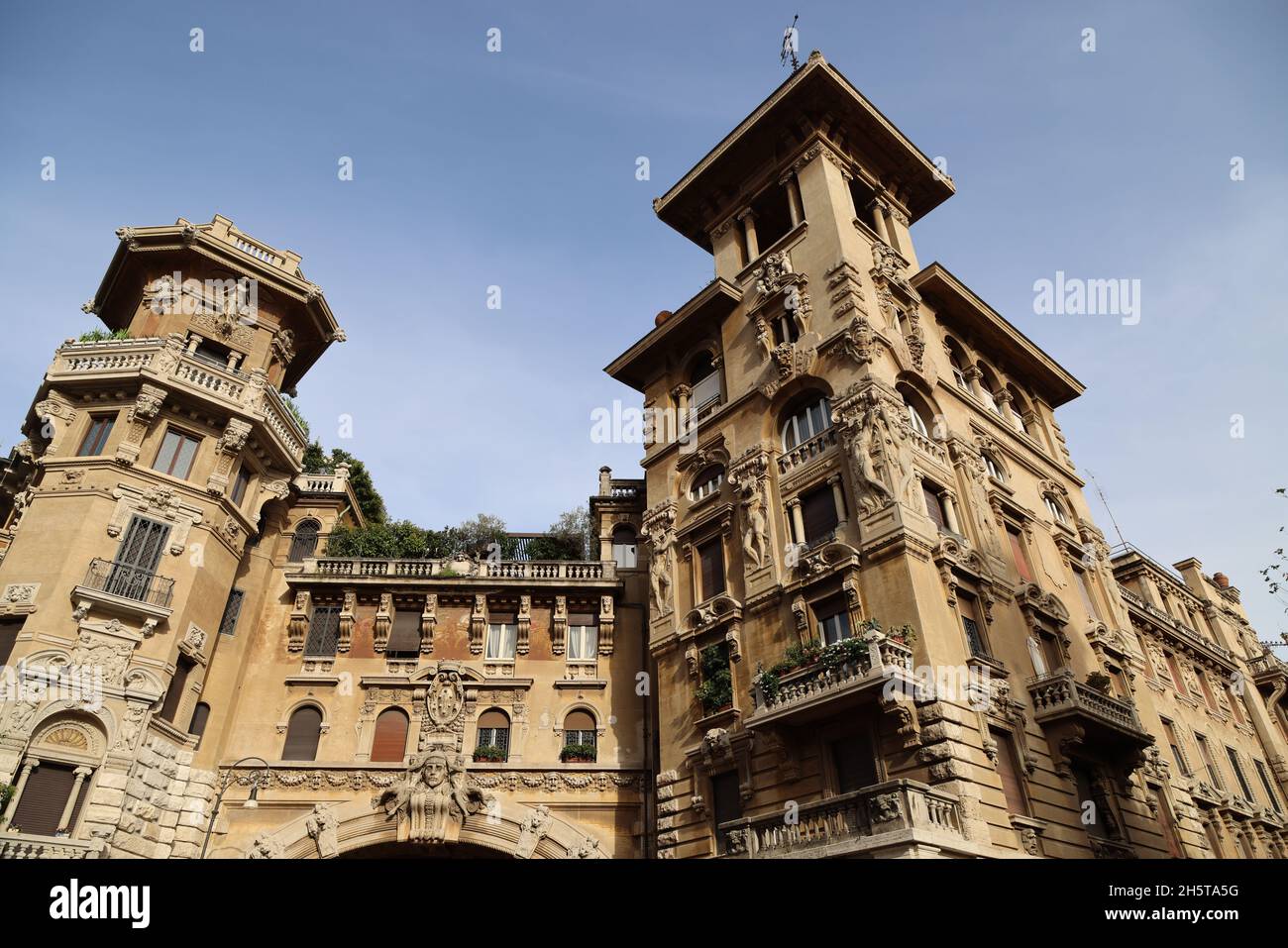 Quartiere Coppede, fun and magical architecture built 1913-1927, by ...