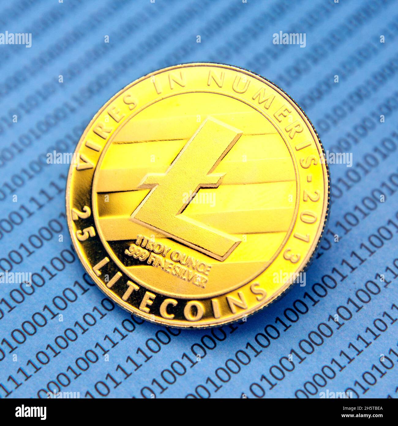 Digital money exchange hi-res stock photography and images - Alamy