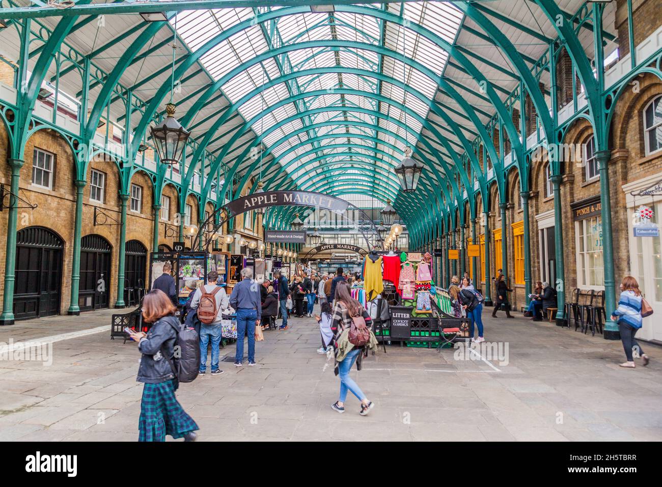 Interior covent garden market hall hi-res stock photography and images ...