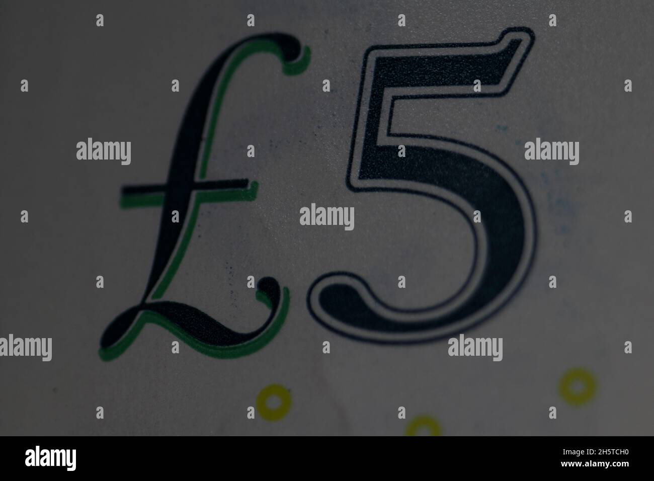 Five pounds banknote hi-res stock photography and images - Alamy