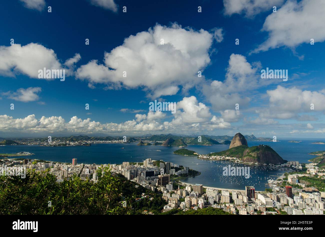Famous View of Rio de Janeiro With the Sugarloaf Mountain, Botafogo ...