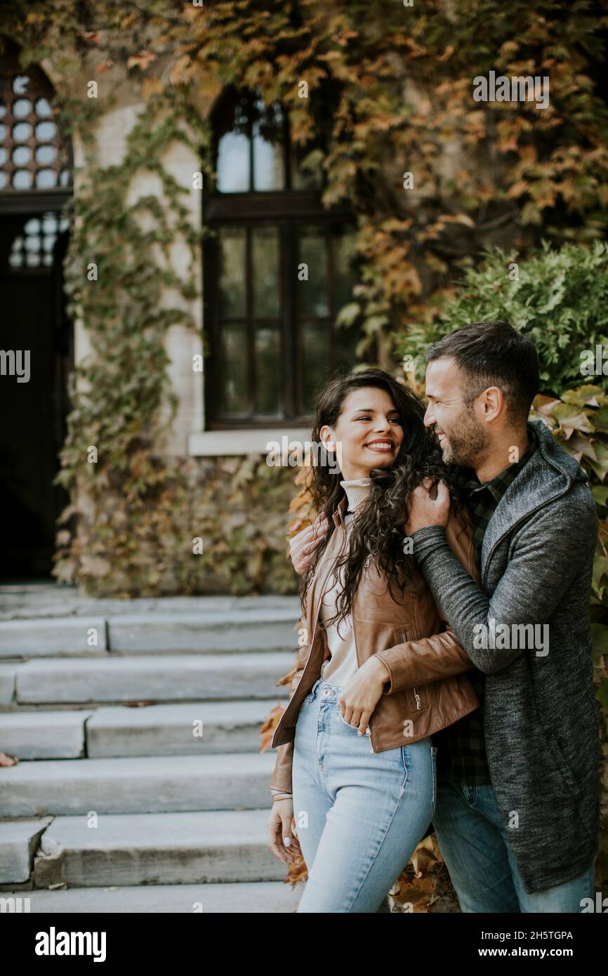 Couple stand young park hi-res stock photography and images - Alamy
