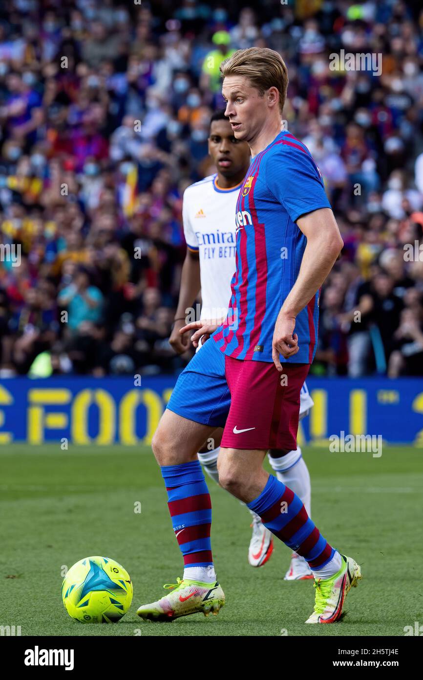 BARCELONA - OCT 24: Frenkie De Jong in action during the La Liga match ...