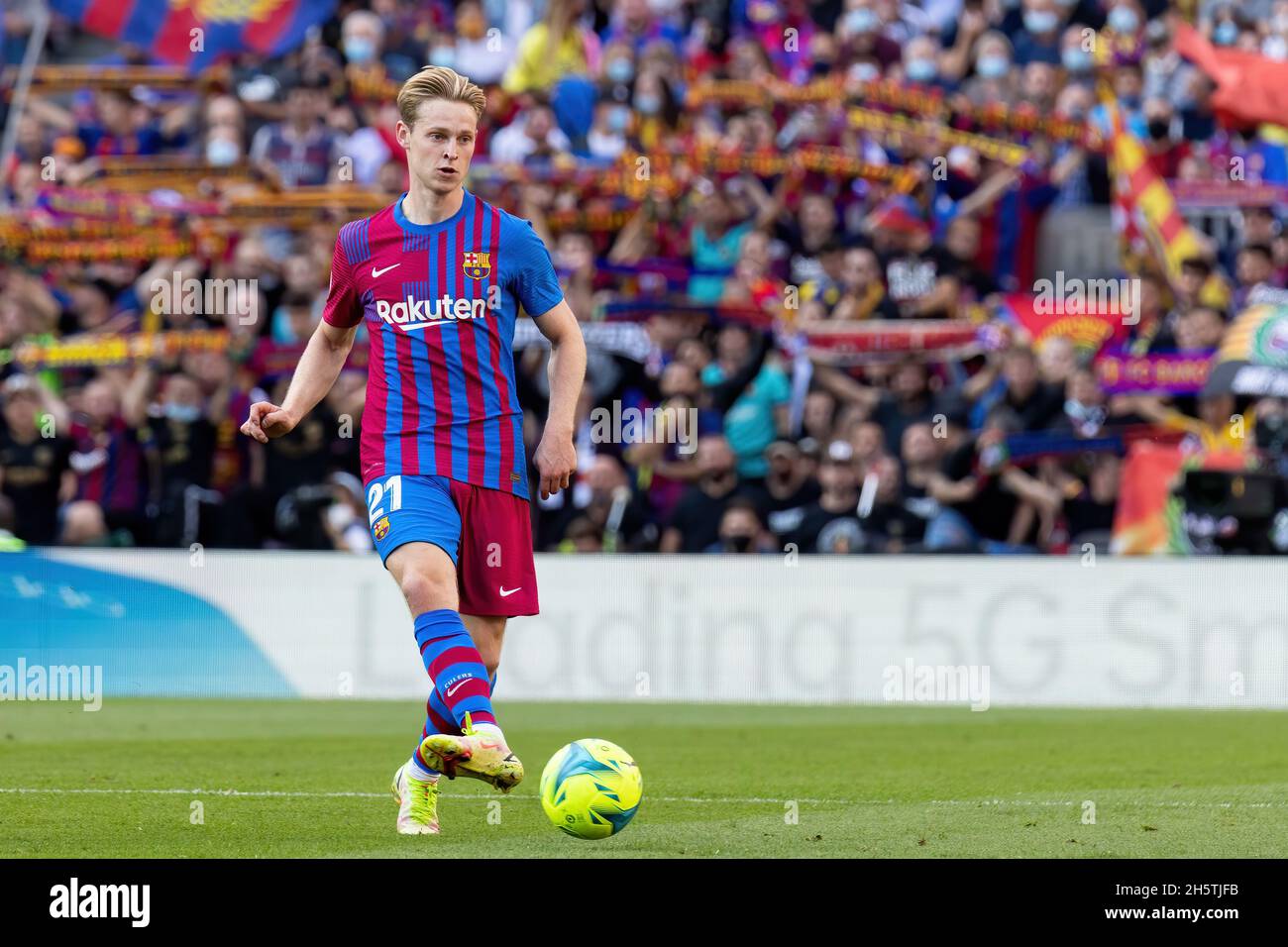 BARCELONA - OCT 24: Frenkie De Jong in action during the La Liga match ...