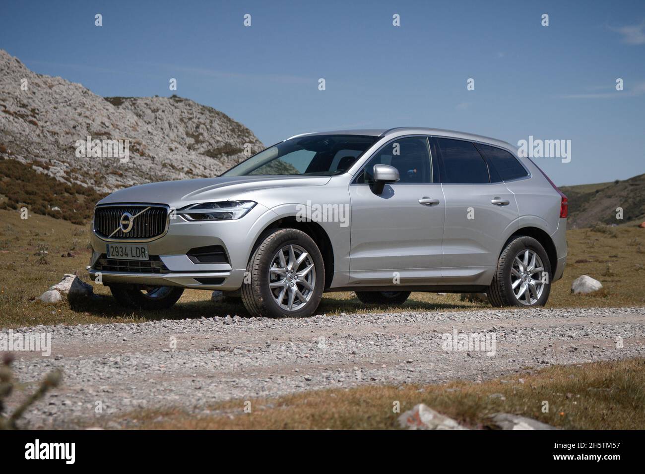 Volvo 4x4 mountain hi-res stock photography and images - Alamy