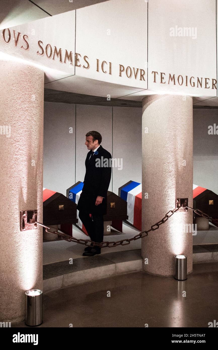 Suresnes, France. 11th Nov, 2021. French President Emmanuel Macron pays ...