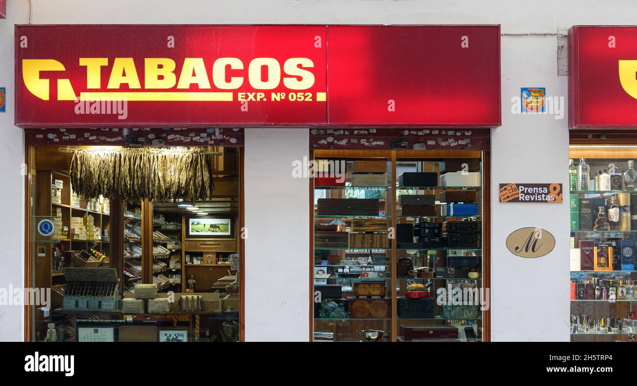 Storefront symbol hi-res stock photography and images - Alamy