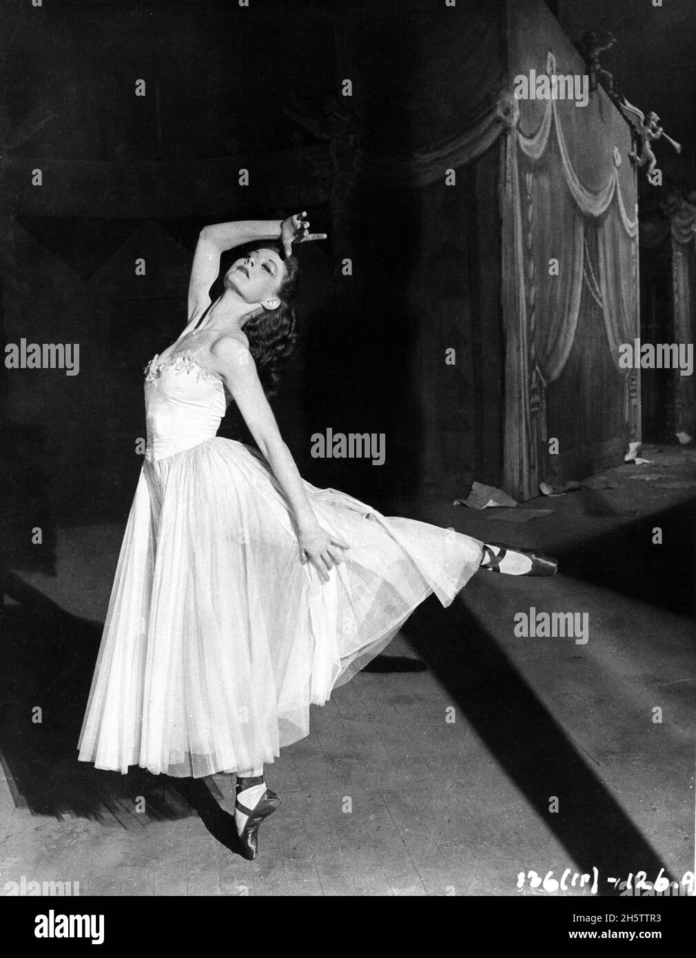 MOIRA SHEARER as Victoria Page dancing in THE RED SHOES 1948 written ...