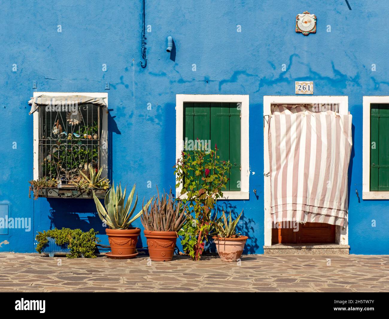 Blue house facade hi-res stock photography and images - Alamy