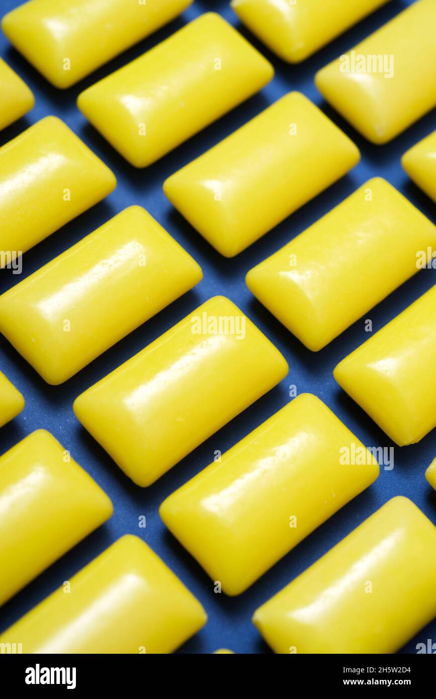 Chewing gum aligned on a table Stock Photo - Alamy