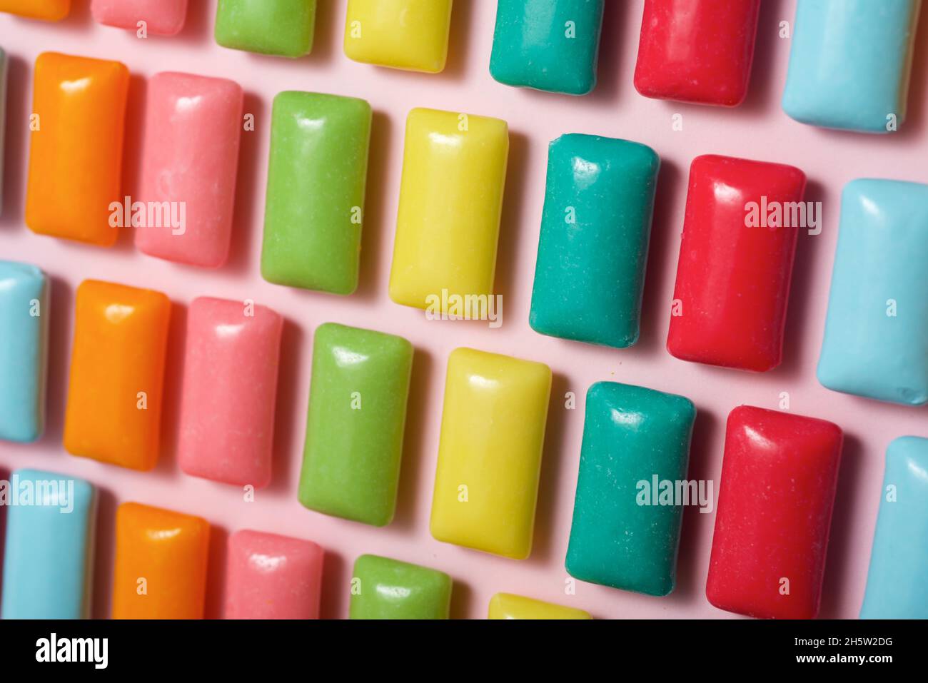 Chewing gum aligned on a table Stock Photo - Alamy
