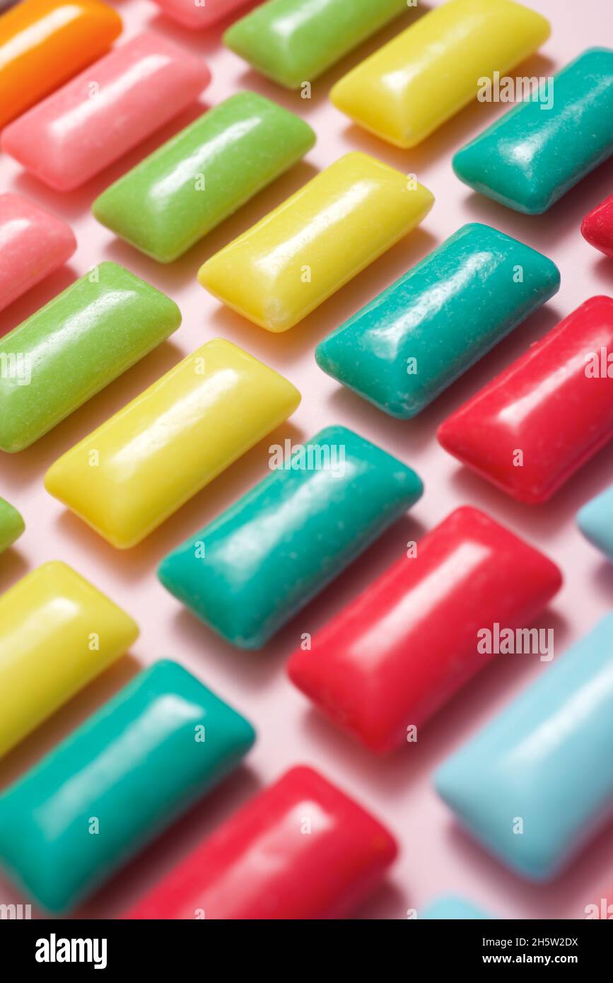 Chewing gum aligned on a table Stock Photo - Alamy