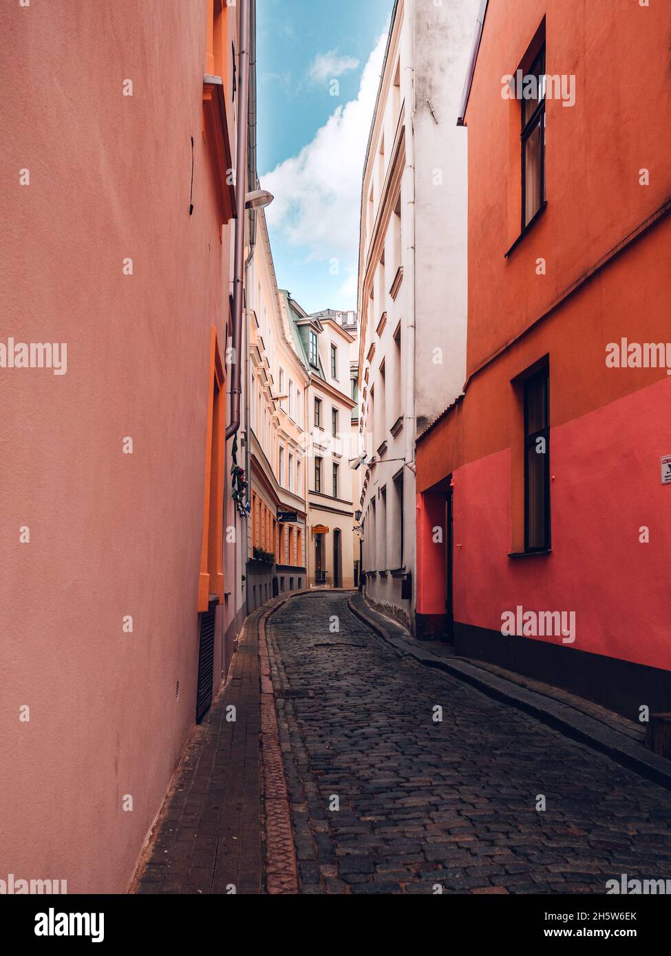Alley architecture blocks buildings hi-res stock photography and images ...