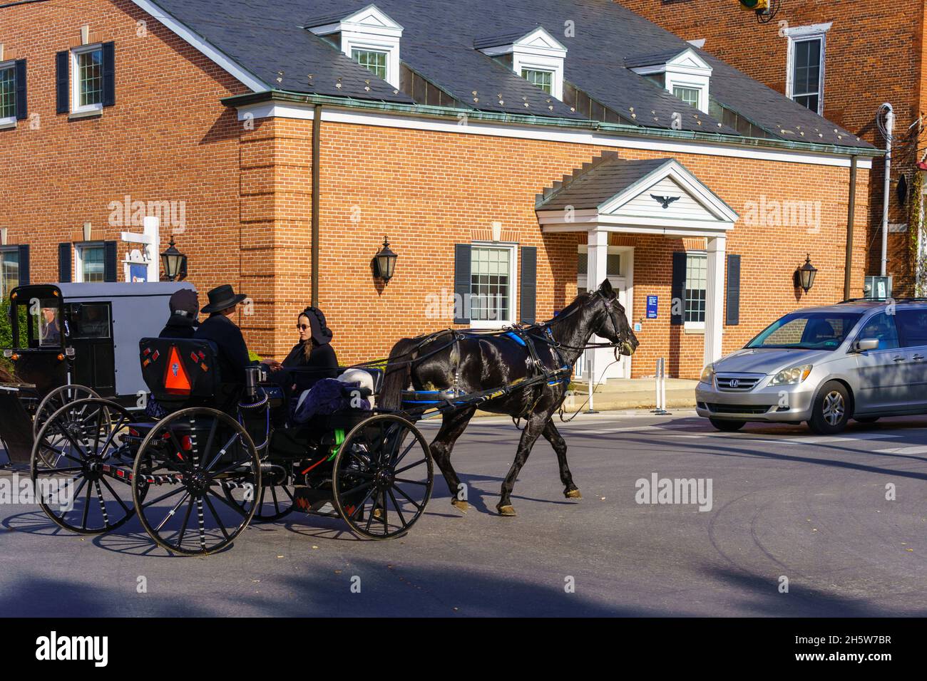 Strasburg, PA, USA - November 7, 2021: A horse-drawn Amish buggy is ...