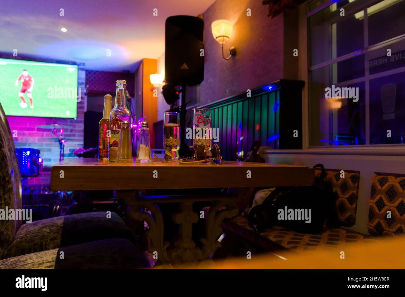 Glass beer night club table hi-res stock photography and images - Alamy