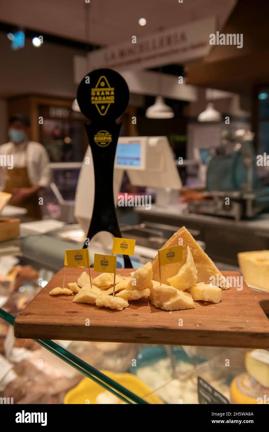 Eataly in London, an Italian food hall near Liverpool street station ...