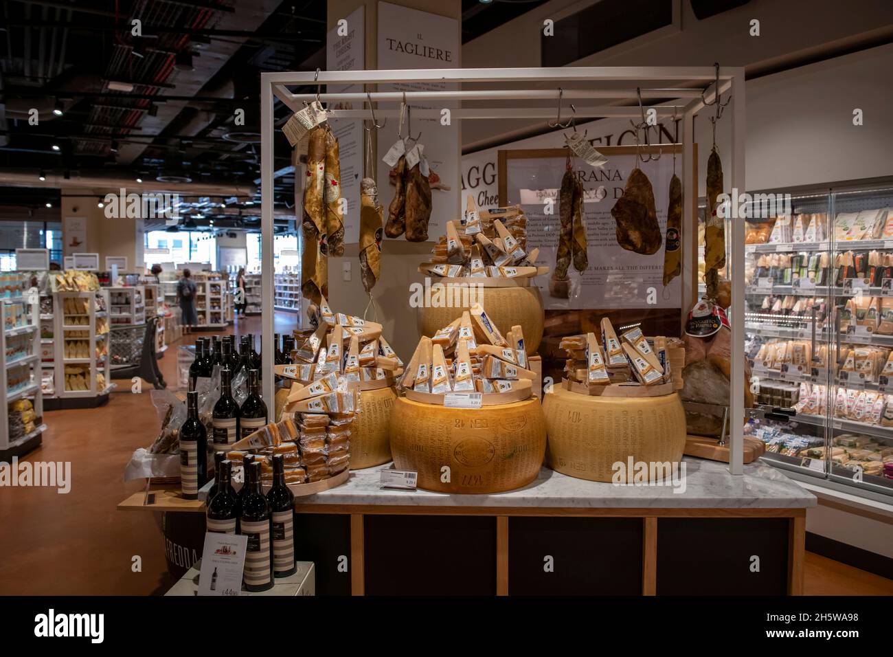 Eataly in London, an Italian food hall near Liverpool street station ...