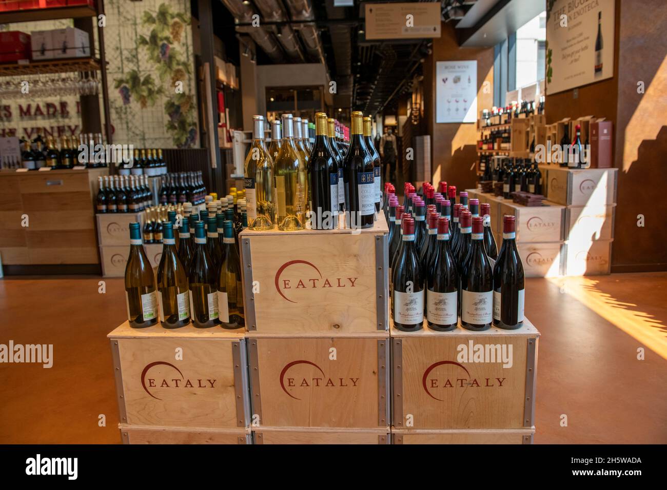 Eataly in London, an Italian food hall near Liverpool street station ...