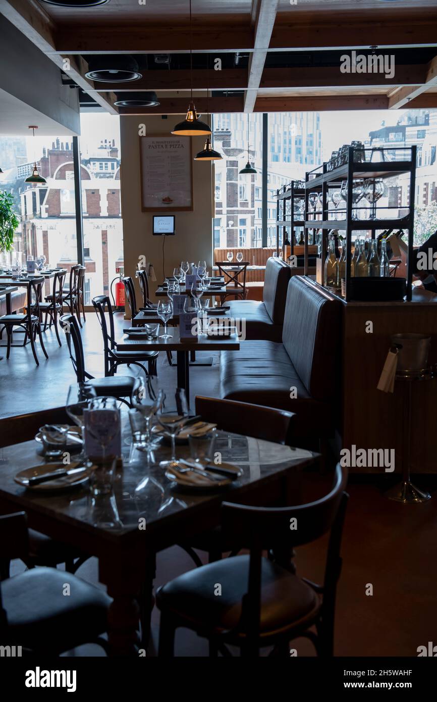 Italian restaurant interior design hi-res stock photography and images ...