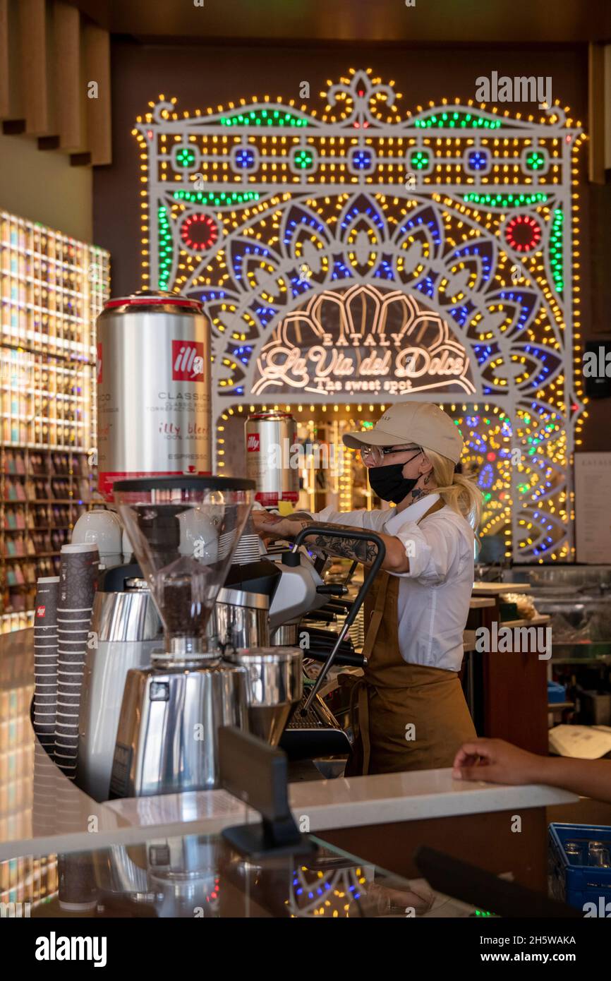 La via del dolce in Eataly in London, an Italian food hall near ...