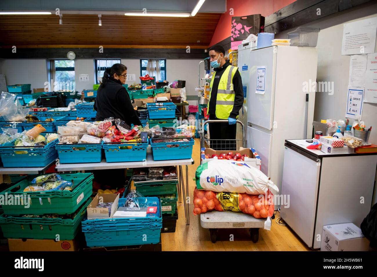 Foodbank hi-res stock photography and images - Alamy