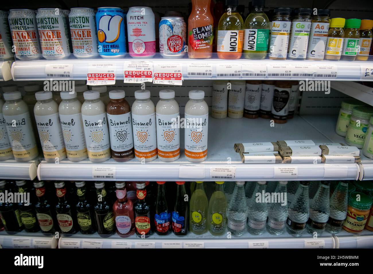 Interior corner shop hi-res stock photography and images - Alamy