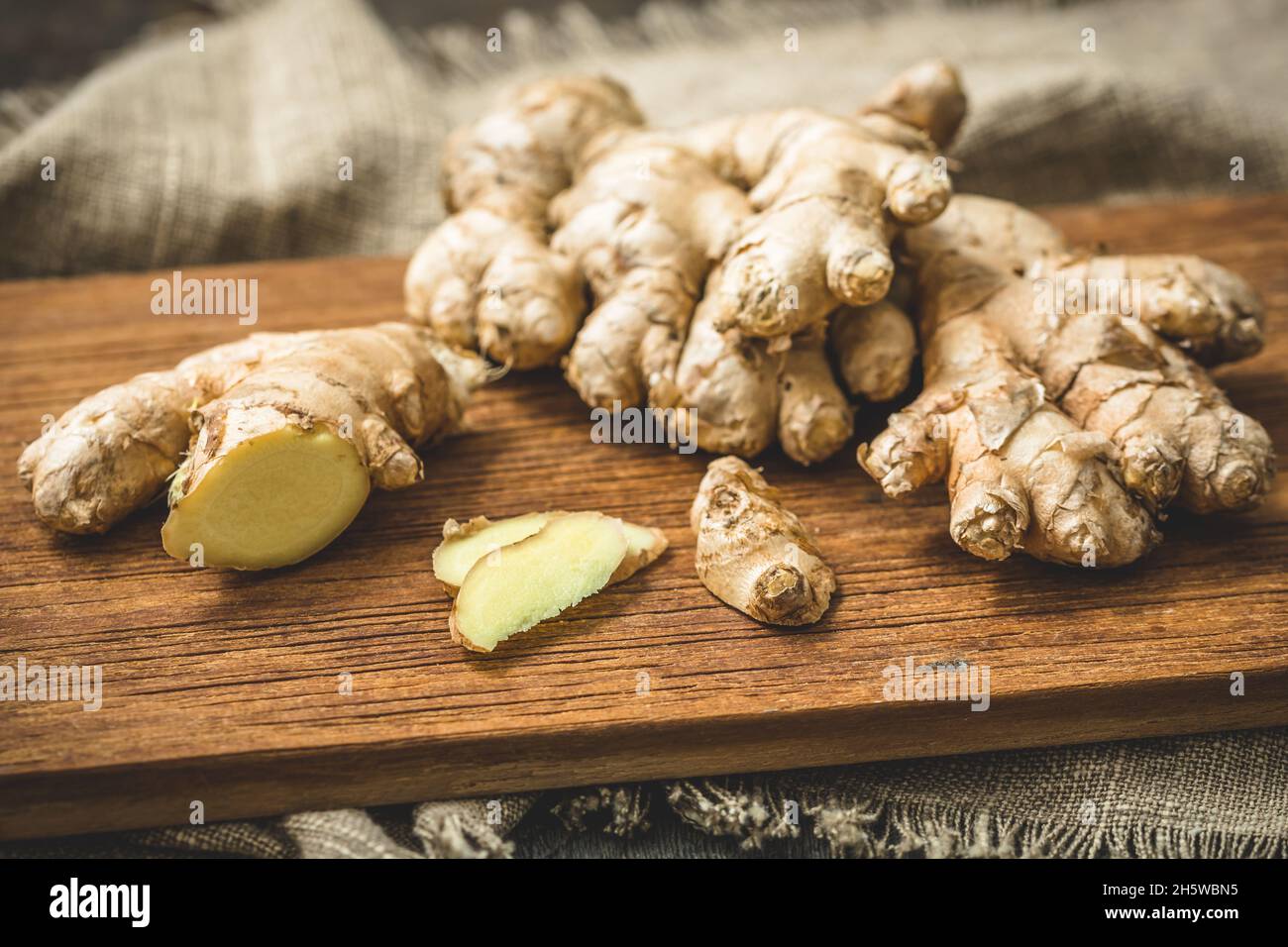 Fresh ginger roots hi-res stock photography and images - Alamy