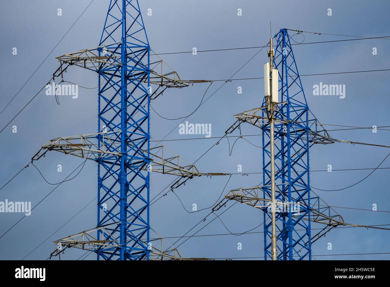 Russia, Moscow. Electric power lines Stock Photo - Alamy