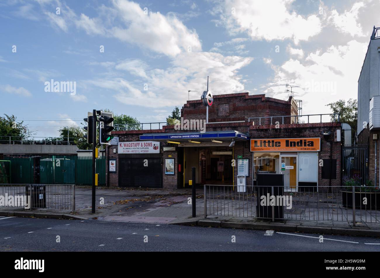Upminster bridge tube station hi-res stock photography and images - Alamy