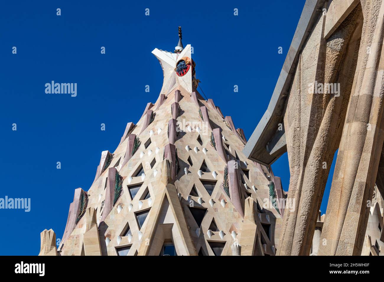 One of domes of unfinished sacred family "La Sagrada Familia ...