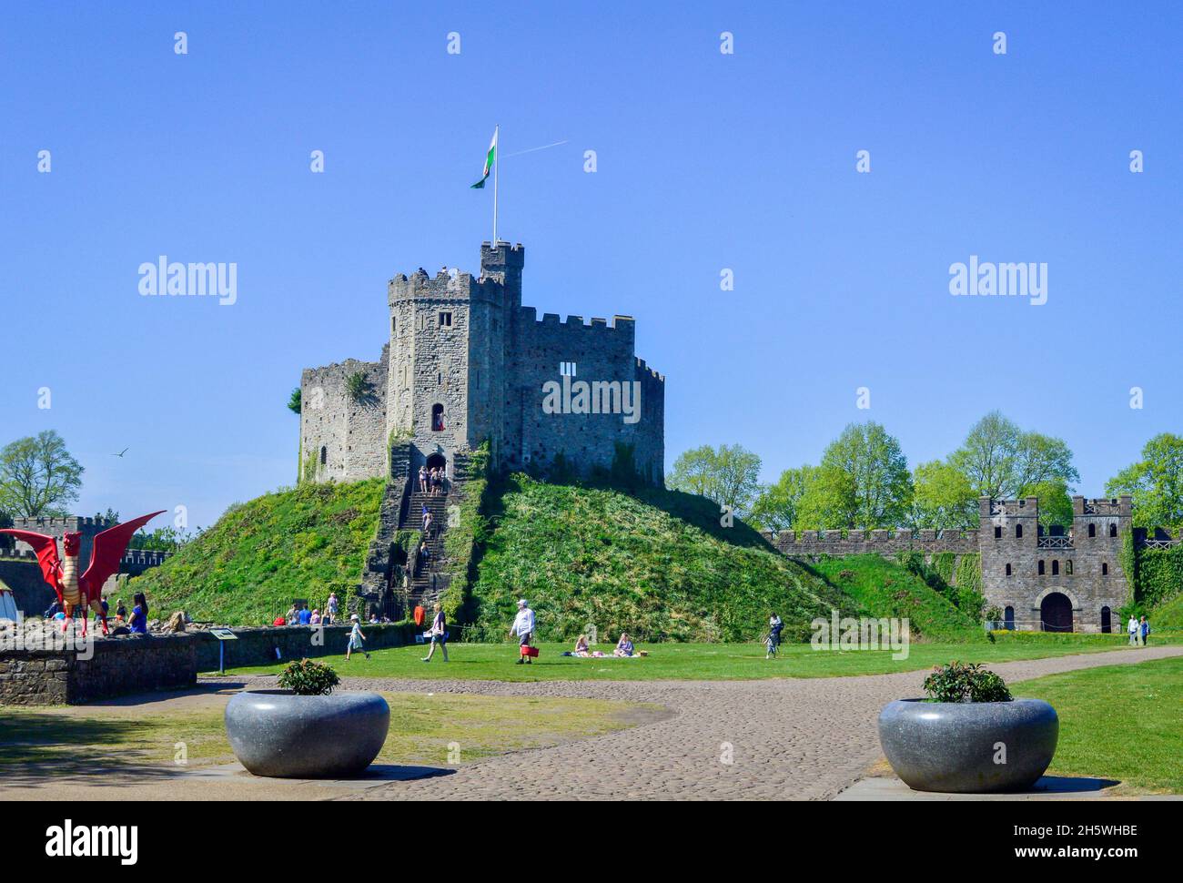 Old castle in cardiff hi-res stock photography and images - Alamy
