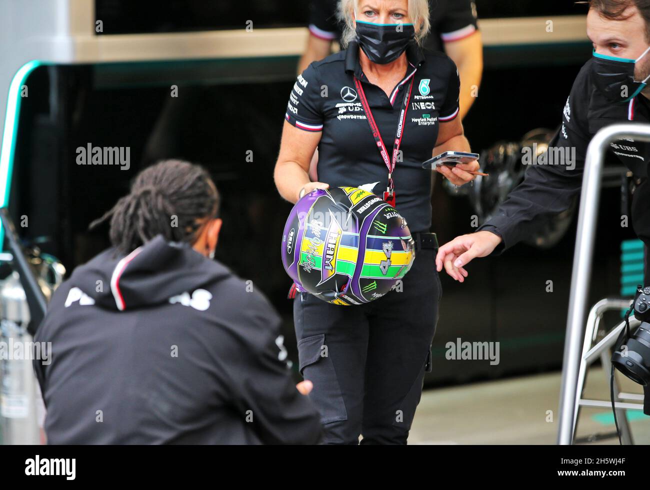 Angela Cullen (NZL) Mercedes AMG F1 Physiotherapist with the helmet of ...