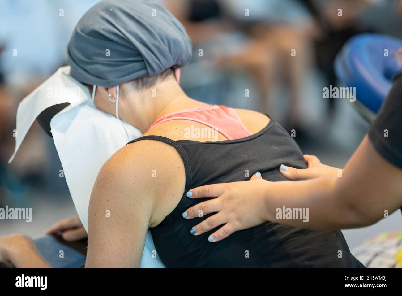 Athlete's Back Massage after Fitness Activity - Wellness and Sport ...