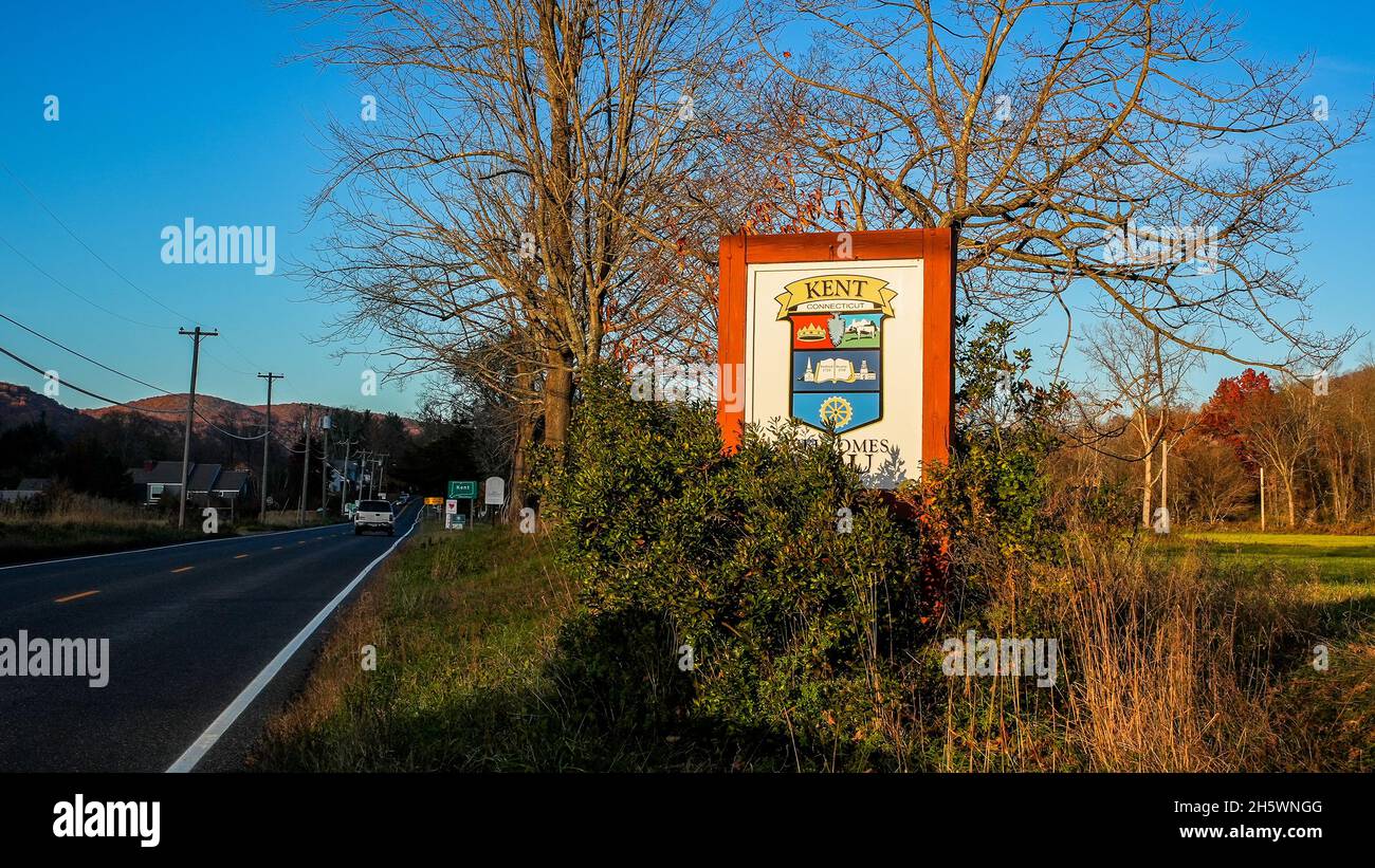 Small town welcome signs hi-res stock photography and images - Alamy