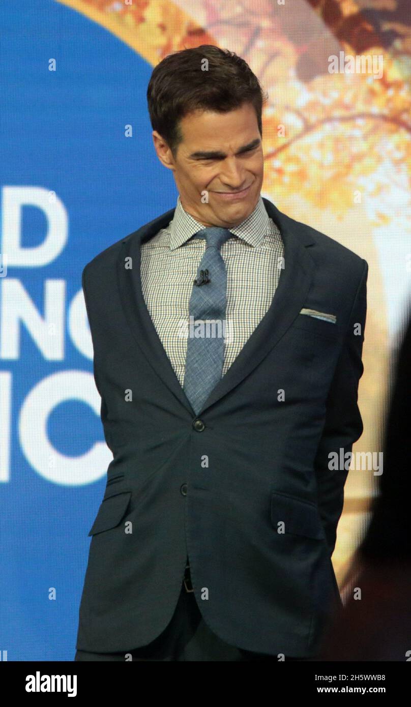 New York - NY - 20211007 Good Morning America hosts on set. -PICTURED ...
