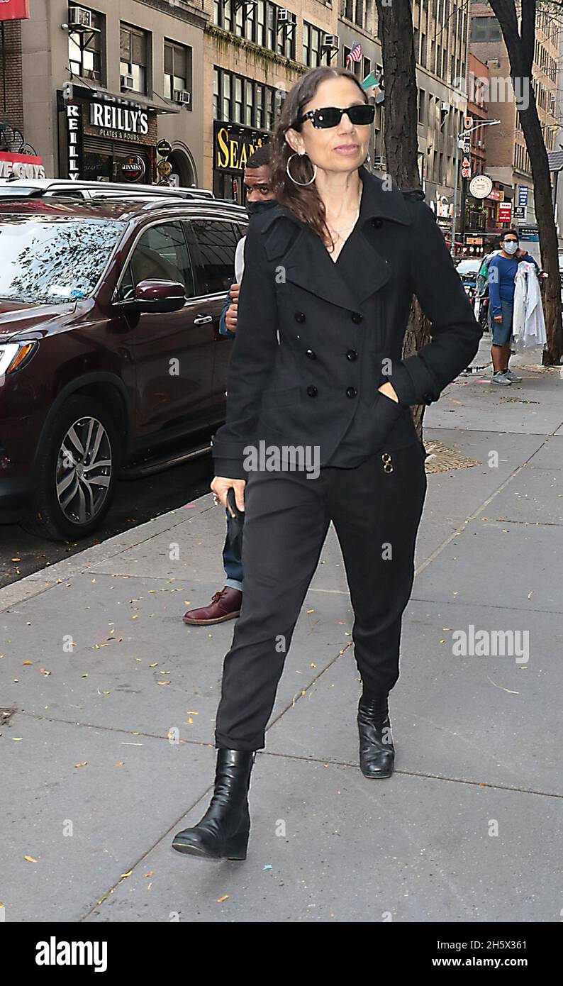 New York - NY - 20211027 Justine Bateman arrives at the Today Show to ...