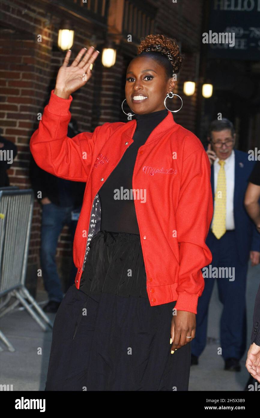 New York - NY - 20211020 - Issa Rae and H.E.R. at the Late Show With ...