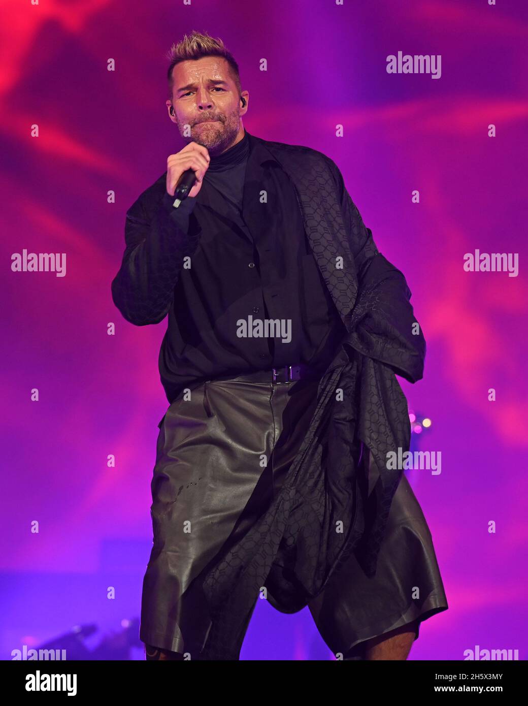 Miami - FL - 20211022- Ricky Martin performs during the co headline ...