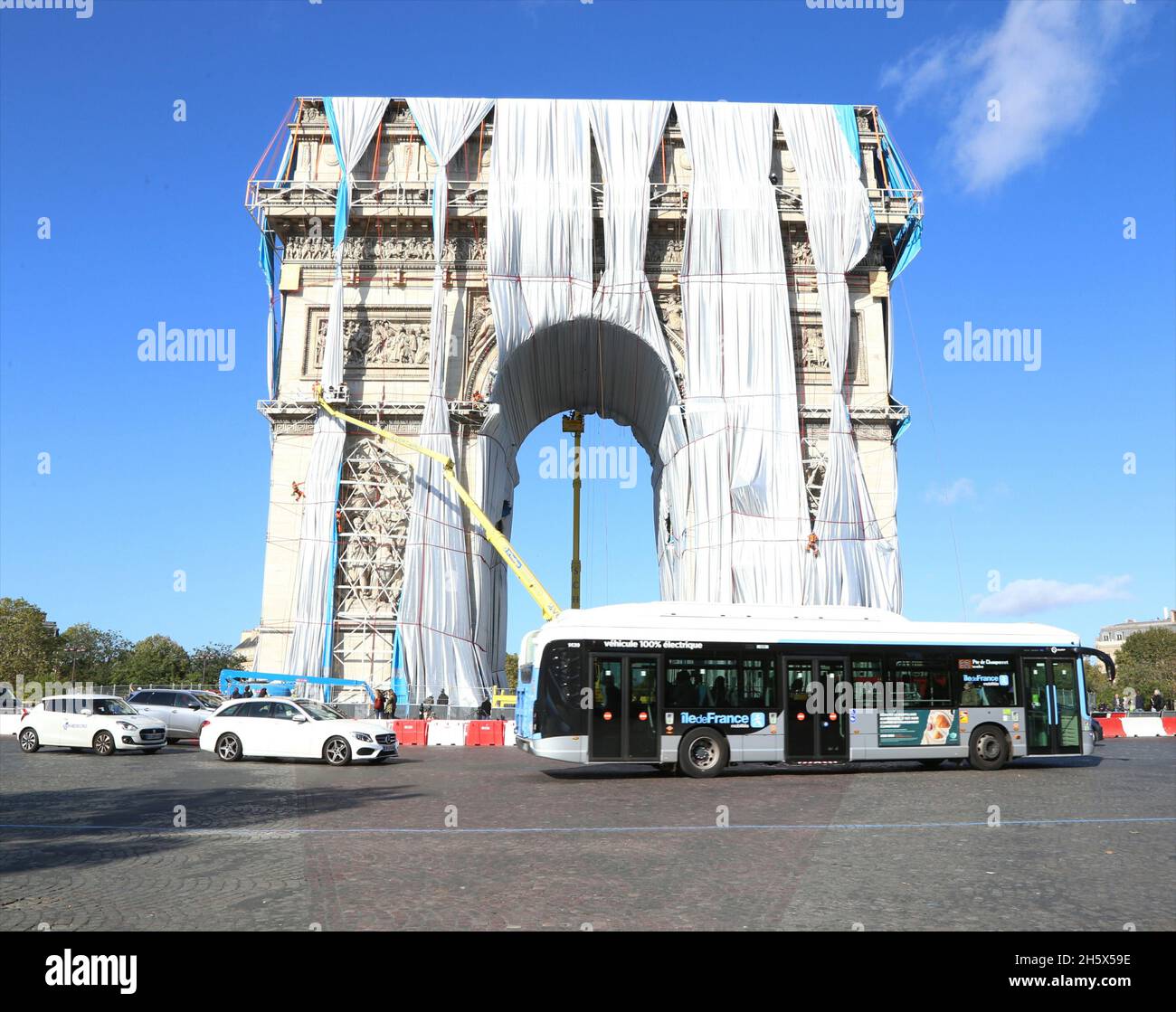 ParisFrance -20211004 The unwrapping of the Arc de Triomphe as part of ...