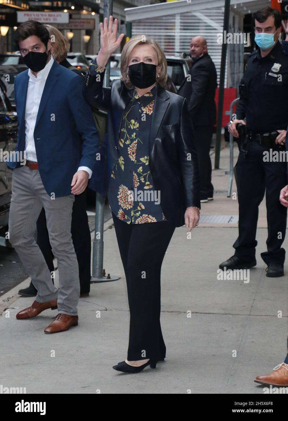 New York - NY - 20211011-Hillary Clinton and Louise Penny Outside of ...